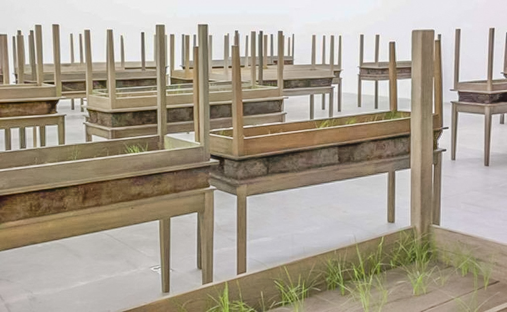El arte contemporáneo de Doris Salcedo. – Lo Real Maravilloso